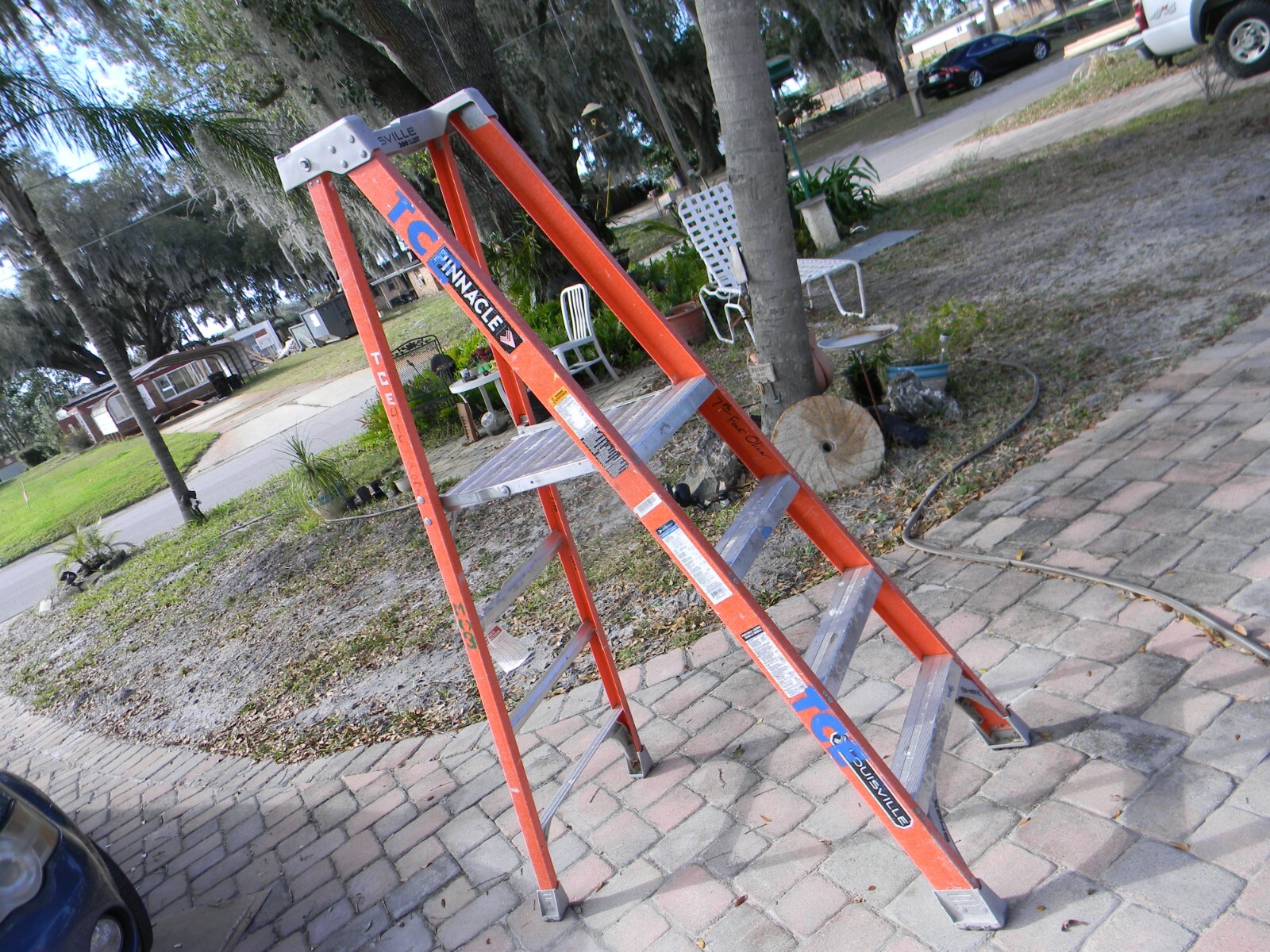 Louisville Podium 4-ft Fiberglass 300lb Step Ladder Orlando | eBay