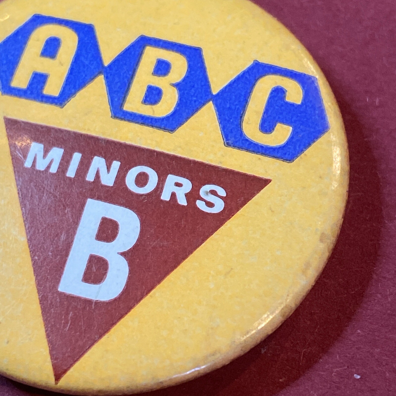 ABC MINORS CINEMA CLUB 1950s - Letter B-CHILDREN'S CLUB BADGE. 3cm ...