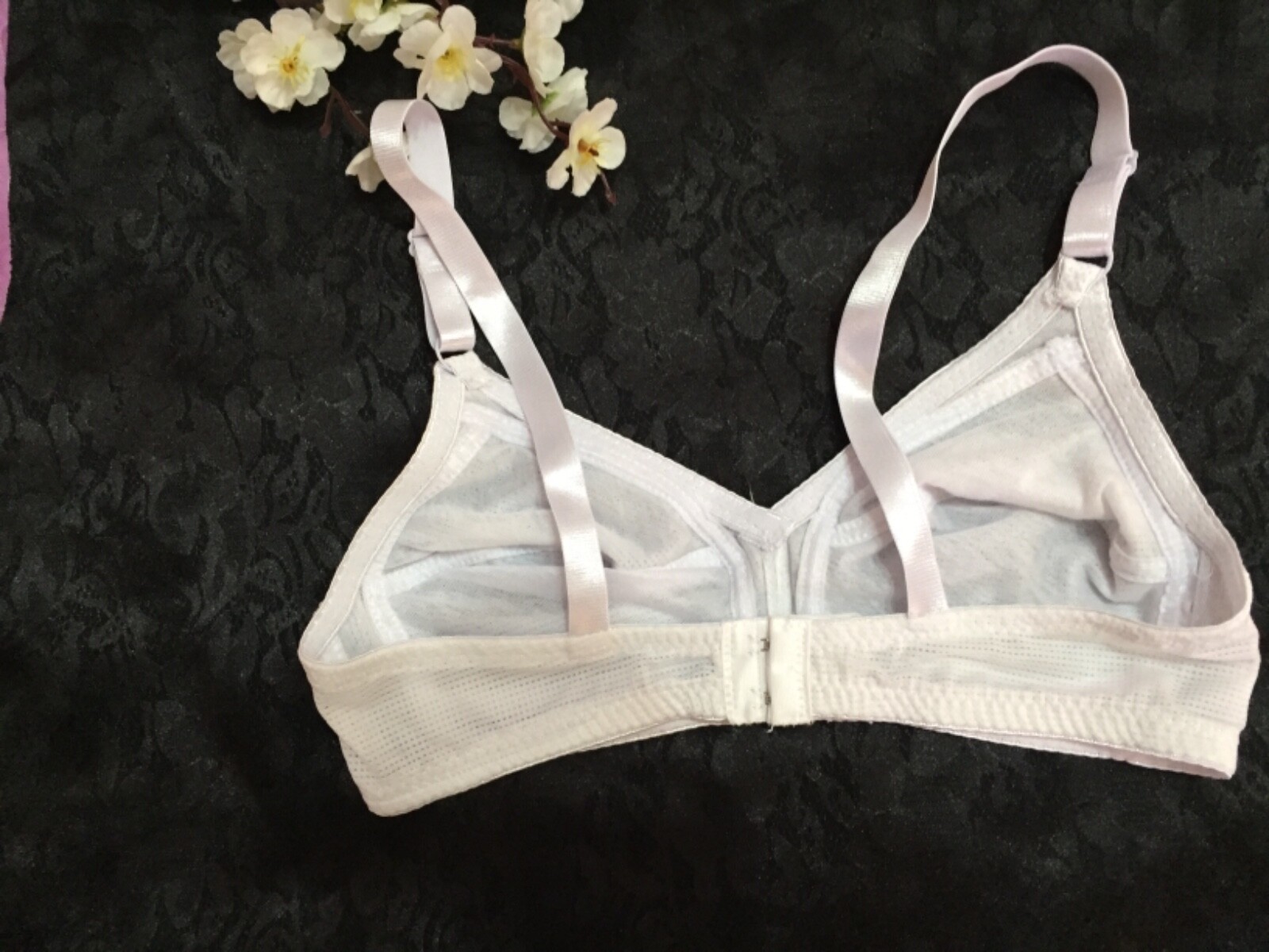 Unbranded Bra size it 4b us 36b eu 80b Unpadded wireless white | eBay