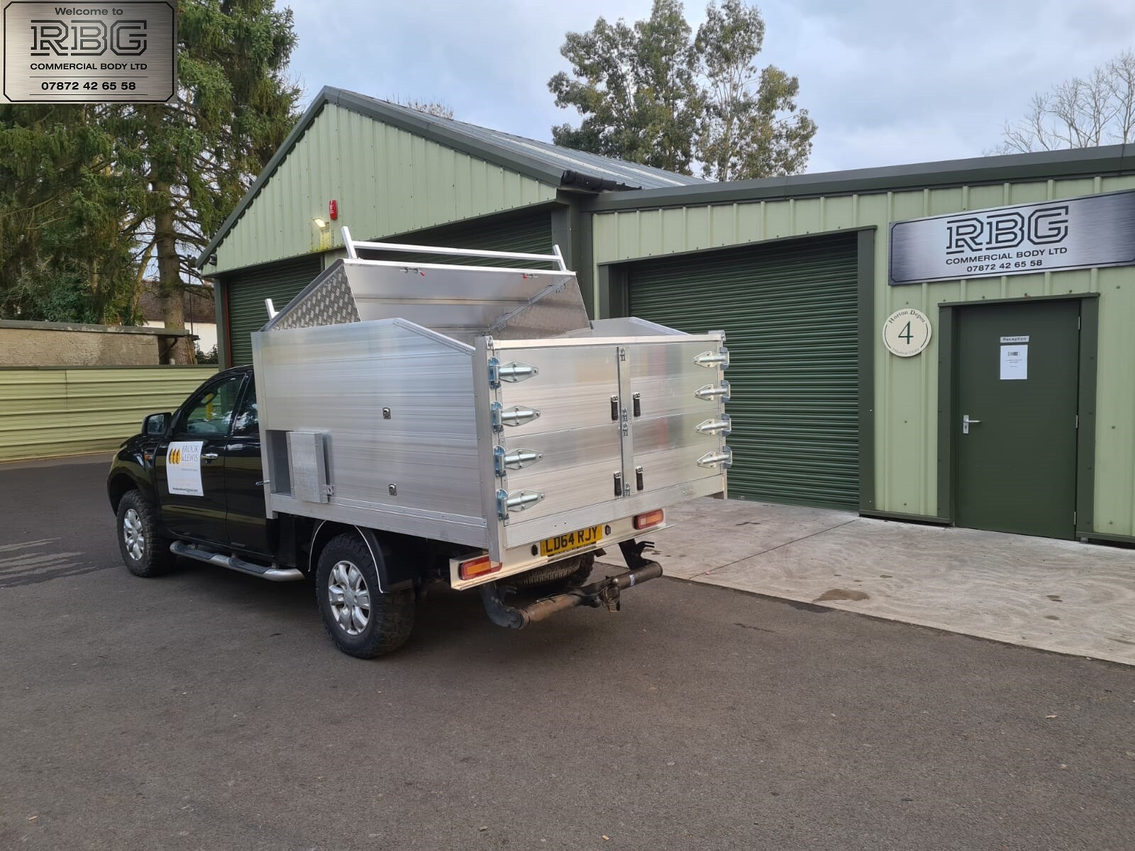 Arb tipper bodies for Land Rover Devender pickup chassis with aluminium ...