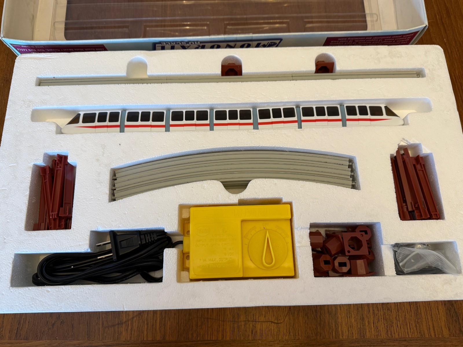 E-R Models Monorail # 4901 complete train set used untested | eBay