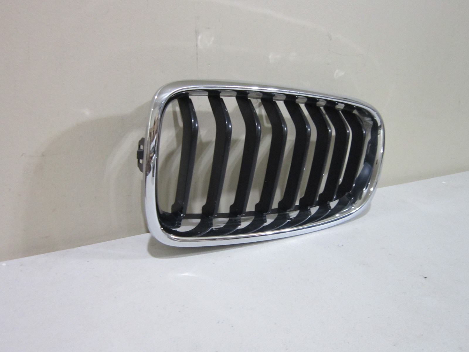 BMW 3 SERIES 12-14 FRONT LEFT KIDNEY GRILLE W/CHROME TRIM RING OEM ...