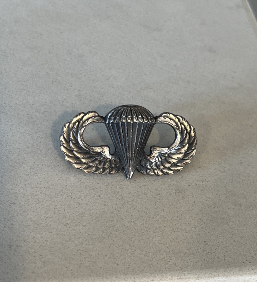 World War II U.S. Military Medal Parachute 1 3/8” Wings Pin 1/20th ...