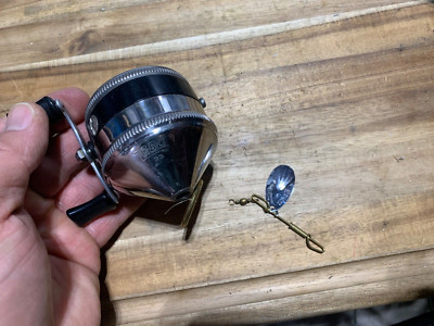 Vintage Zebco 33 fishing reel with side drag & antique fishing lure ...