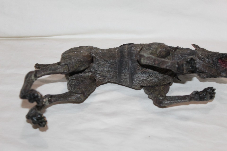 Lord Of The Rings Hobbit Wolf Warg Biting Jaw Action Figure 2003 NLP ...