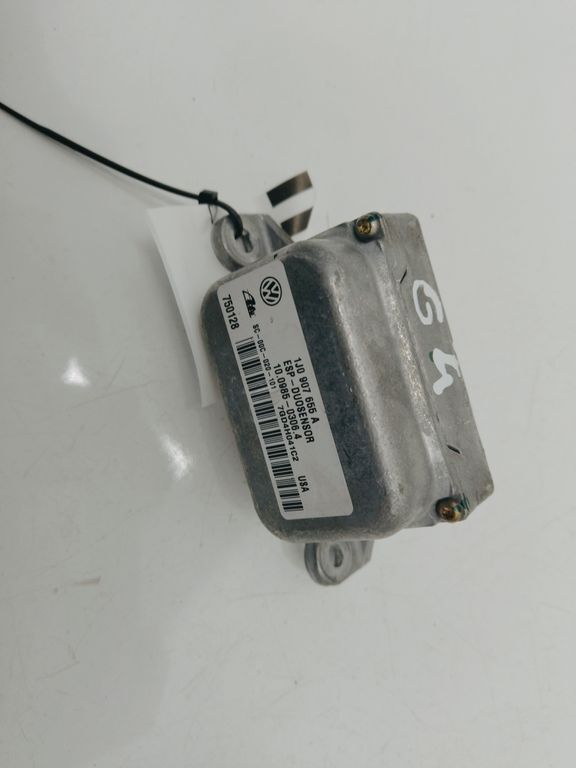 Volkswagen Golf IV 2002 ESP acceleration yaw rate sensor 1J1907637D ...