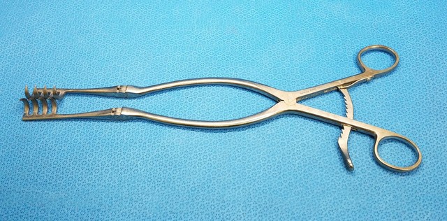 V. Mueller SU3190 Beckman Goiter Retractor for sale online | eBay
