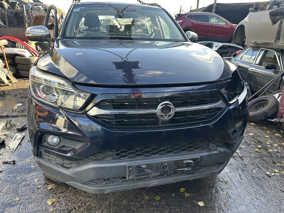 2018-2021 SSANGYONG MUSSO MK2 QK BLUE FRONT BUMPER COMPLETE *HAS DAMAGE ...