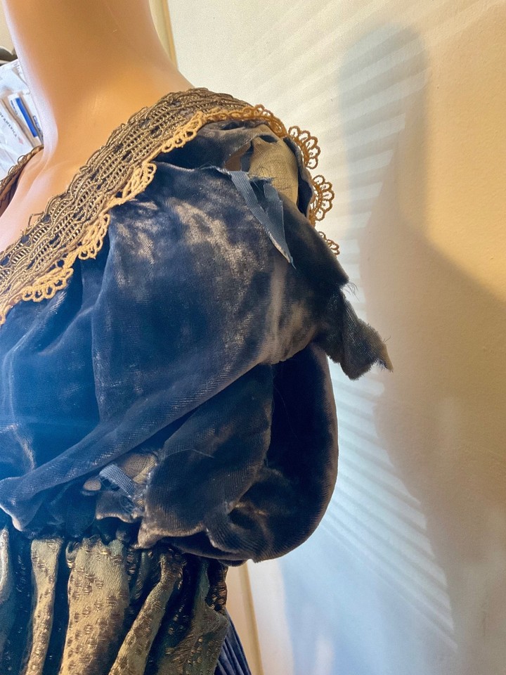 VINTAGE LADIES PERIOD GOWN MOVIE COSTUME FROM UNITED COSTUMERS INC ...