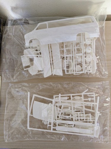 SUPER RARE! **ORIGINAL-ISSUE VINTAGE AMT CHEVY POLICE VAN KIT **SEALED ...