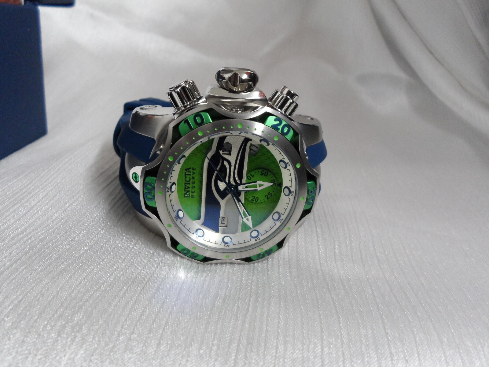 Invicta NFL Venom Model 33087 Reserve Collection Seattle Seahawks watch ...