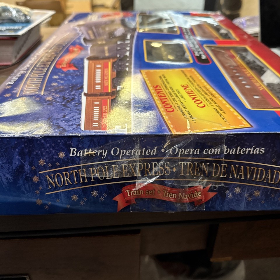 Vintage EZTEC North Pole Express Train Set 29 Pieces Battery Operated ...