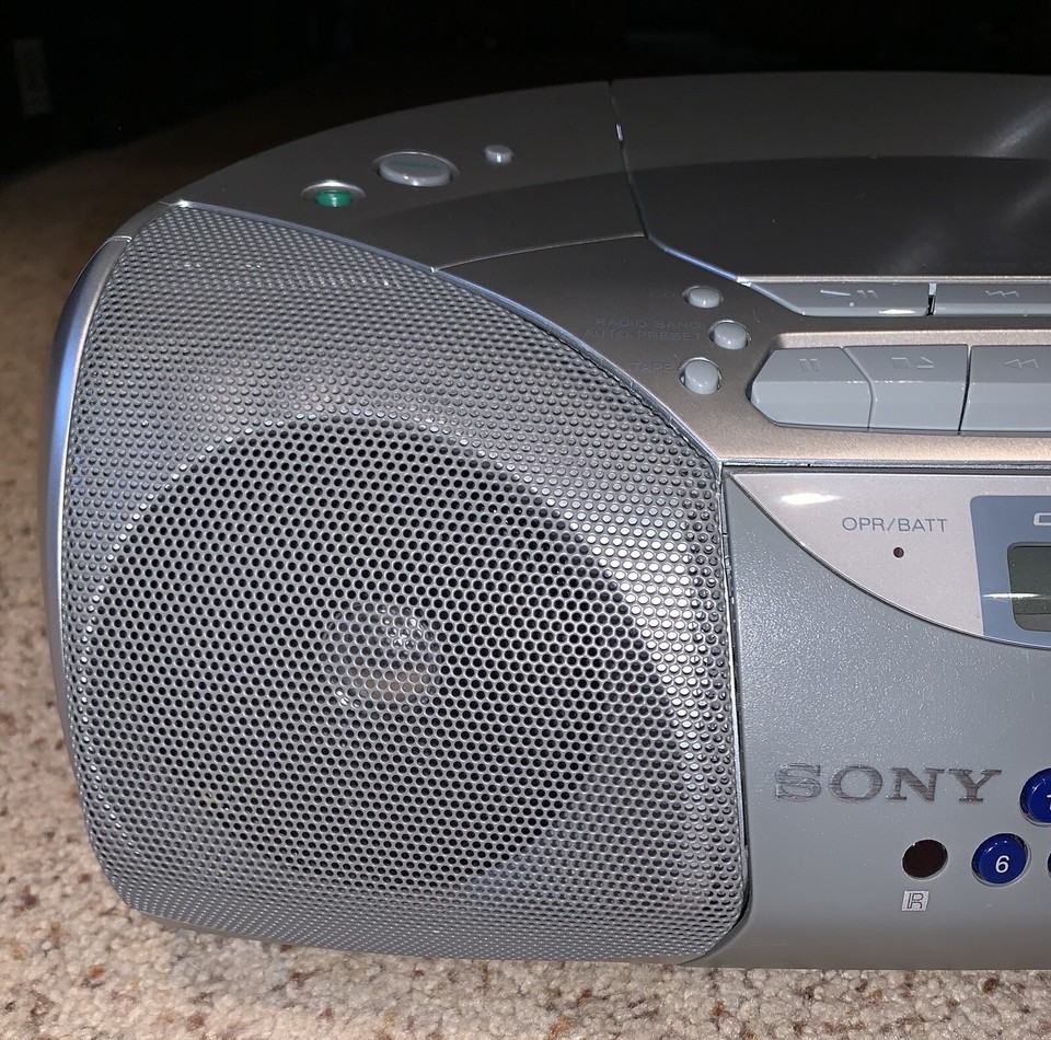 Sony CFD-S200 Mega Bass Boombox Tape deck, Radio NEAR MINT CONDITION ...