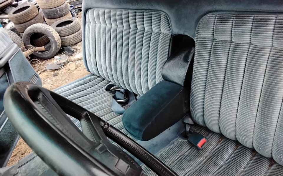 1988-94 CHEVY SILVERADO PICKUP FRONT BENCH SEAT WITH ARM REST BLUE IN ...