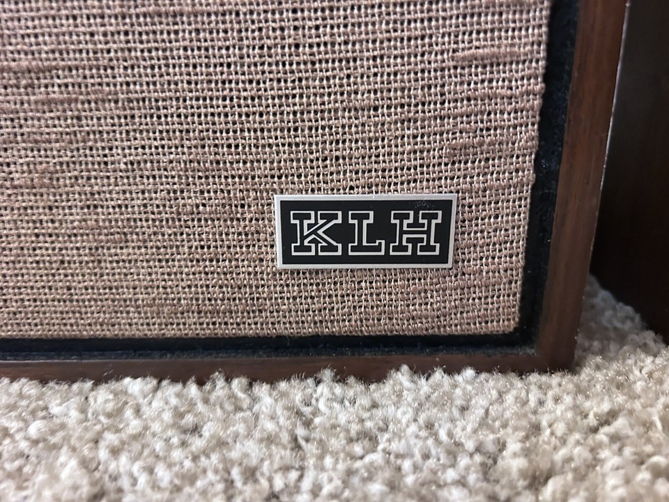 KLH MODEL 32 WALNUT Floor Speakers Pair 8-OHMS Made in USA! | eBay