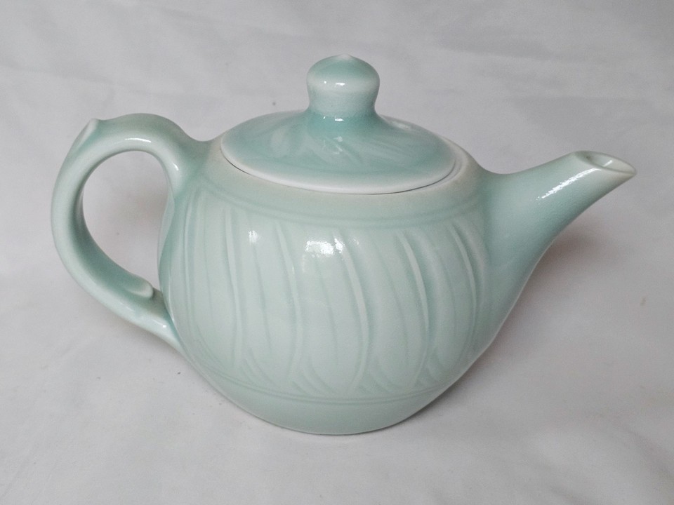 Wonderful celadon incised decorated Derek Emms teapot leach interest | eBay