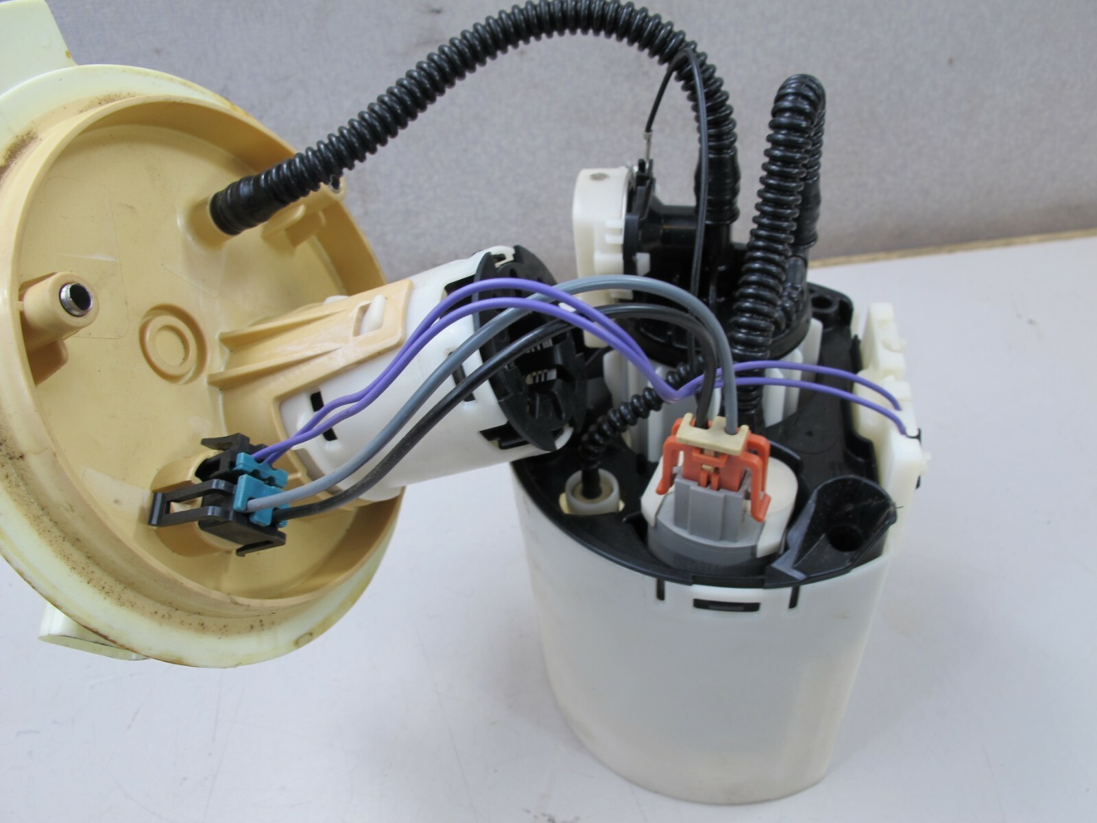 2009-2014 FORD F150 SUPERCAB TANK MOUNTED FUEL GAS PUMP ASSEMBLY AL34 ...