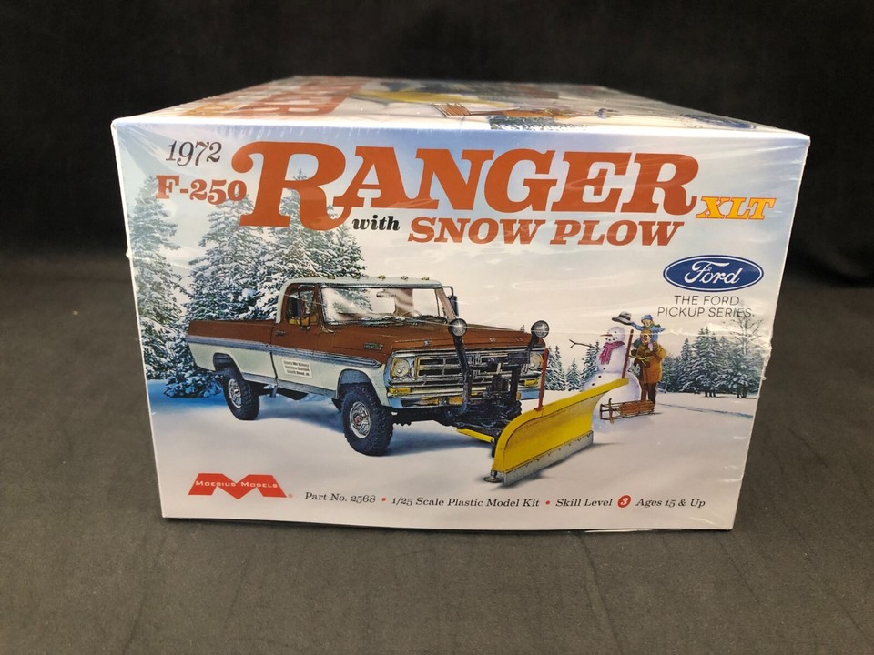 Moebius 1972 Ford F-250 Ranger XLT w/Snow Plow 1:25 Scale Plastic Model ...