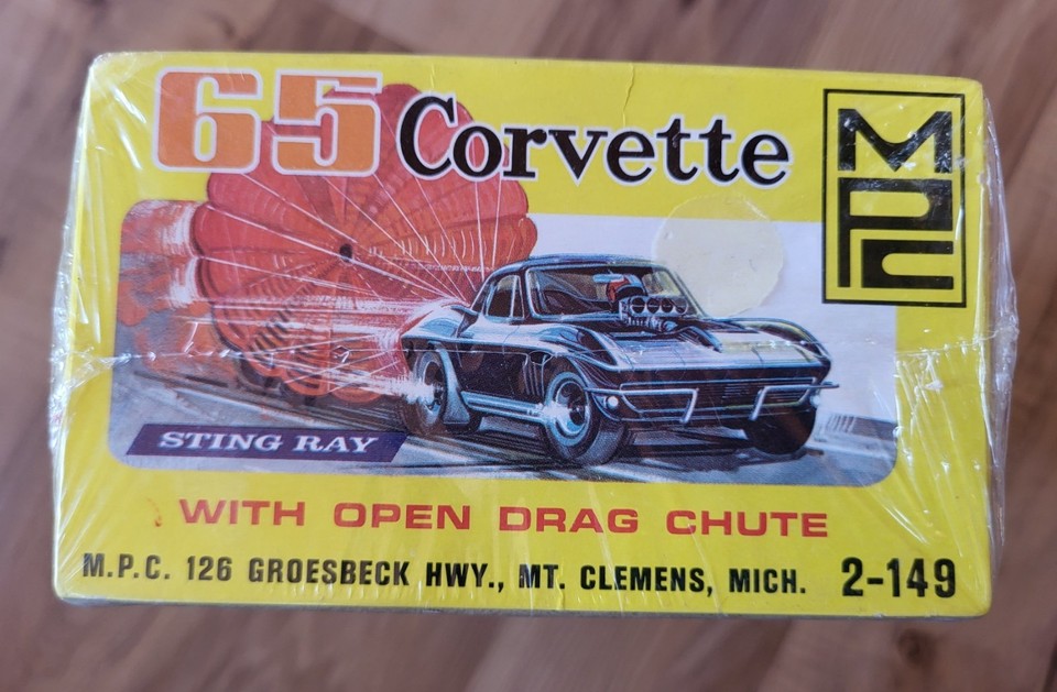 Vintage MPC 1965 Corvette Sting Ray W/Drag Chute 1:25 Scale Model 2-149 ...