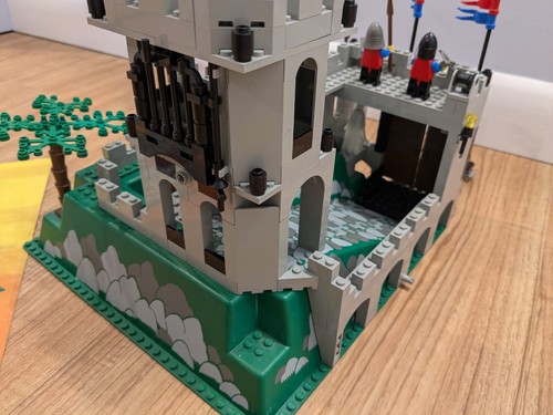 Lego Vintage Castle 6081 King's Mountain Fortress 100% Complete w ...
