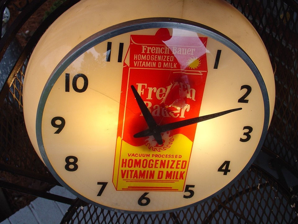 Vintage FRENCH BAUER DAIRY Milk Advertising Dualite Bubble Glass Clock ...