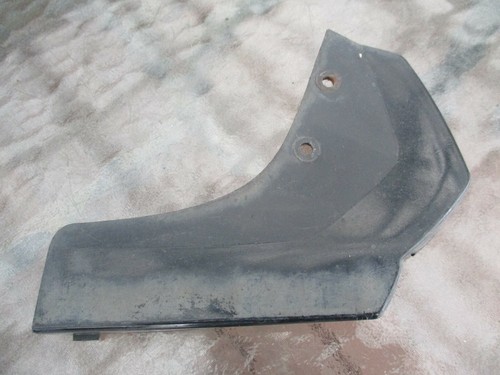 GENUINE VY VZ SS SEDAN RIGHT HAND SIDE SKIRT END CAP #92083982 [PAINT ...