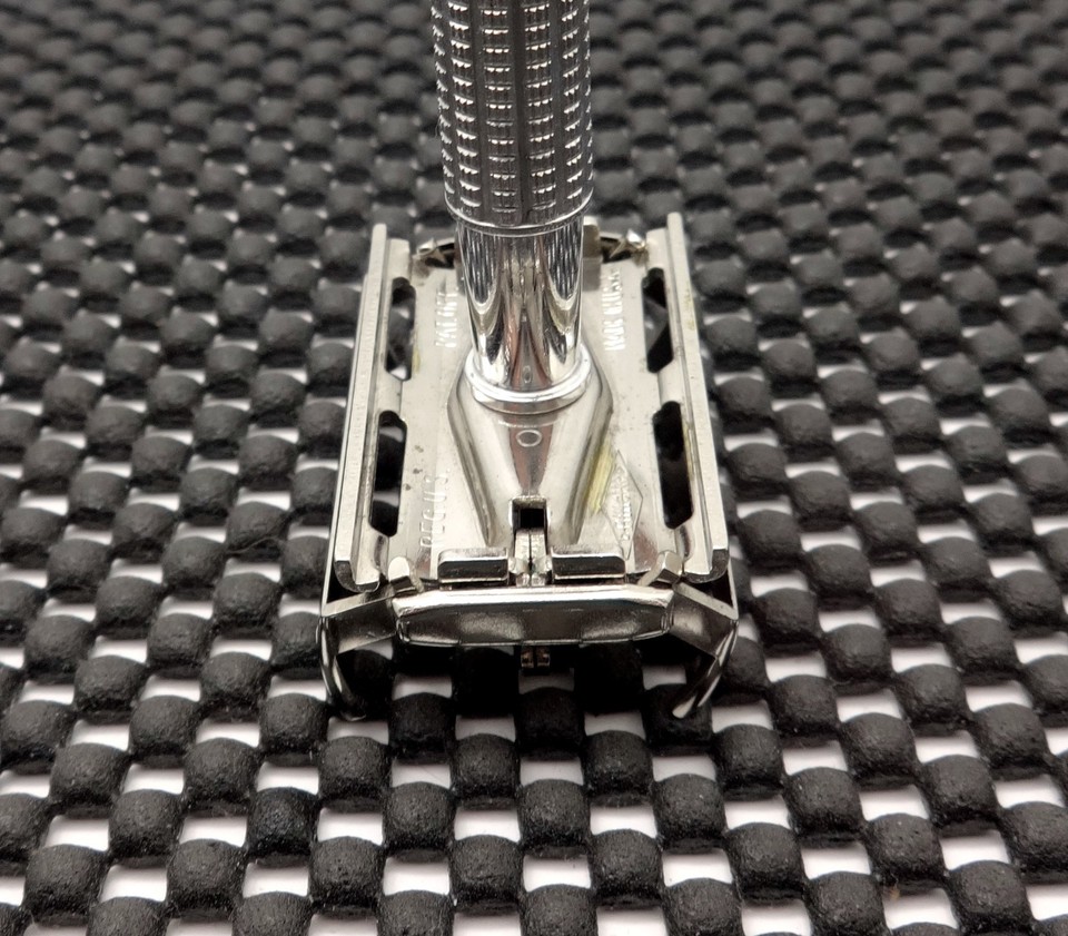 Vintage 1957 Gillette Blue Tip Super Speed DE Safety Razor C1 Clean! | eBay