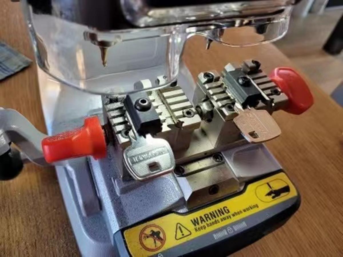 New Key Clamp 2pc Vertical Fixture Auxiliary Tooth Opening Locksmith ...