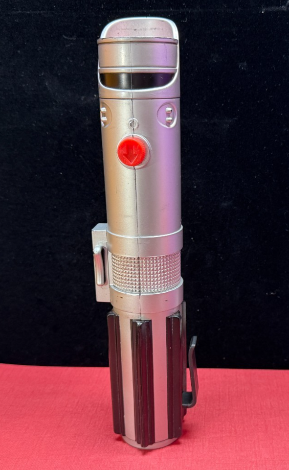 Hasbro 2004 ☆ Star Wars ☆ Red Flick Out Lightsaber w Belt Clip ...