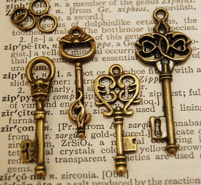 8 x Royal Skeleton Key Antique Old look Vintage Key AU SELLER | eBay
