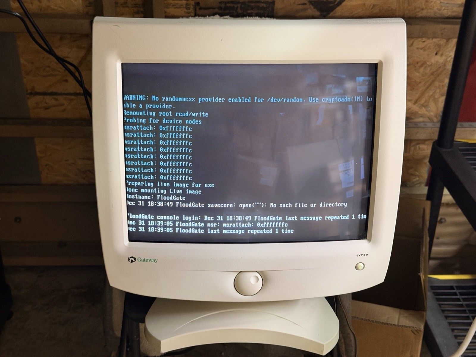 Gateway EV700 17" CrystalScan CRT PC Monitor 1280 x 1024 @ 60Hz Retro ...