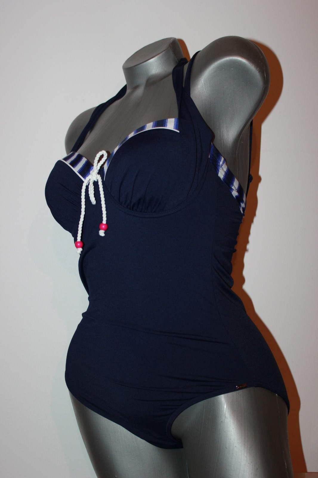 Triumph Badeanzug "Sand & Sea OWPD" blau 38 B mit Bügel und Neckholder ...