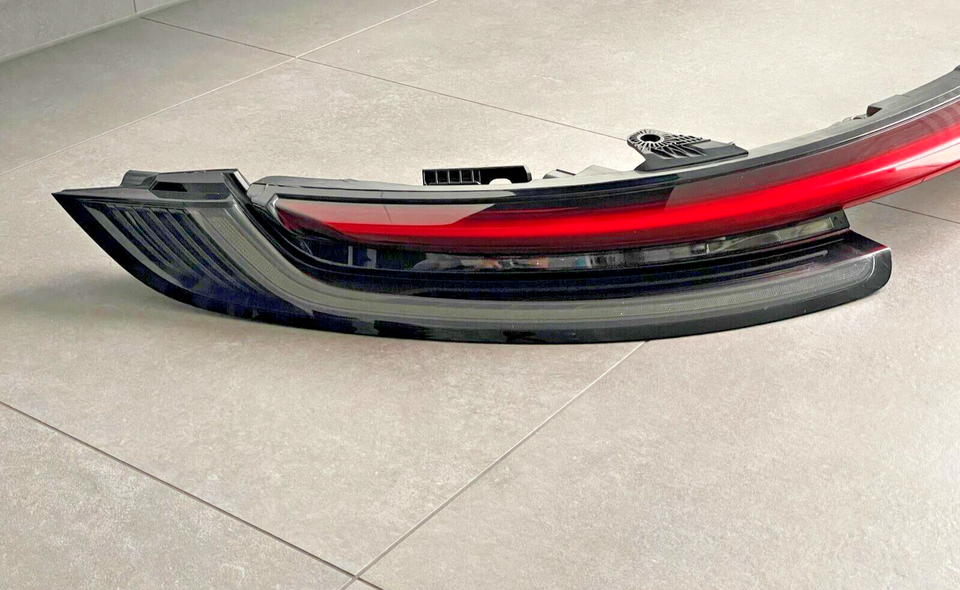 ORIGINAL PORSCHE 911 Tail Light Set - whit red strip USA center right ...