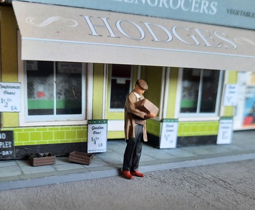 OO GAUGE HODGES GREENGROCER FIGURE HAND PAINTED WW2 & INTERWAR PERIOD ...