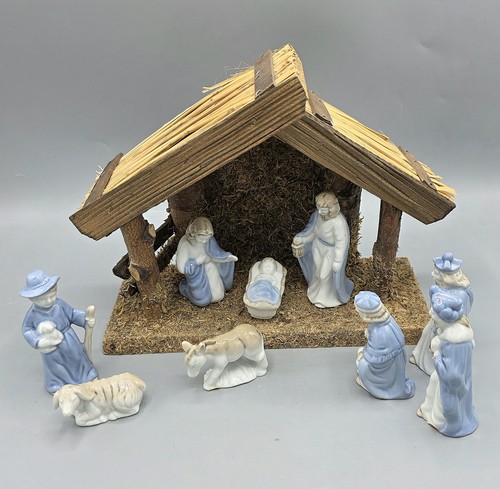 Lefton Christmas 9 Piece Nativity Scene Blue White Miniatures w/ Stable ...