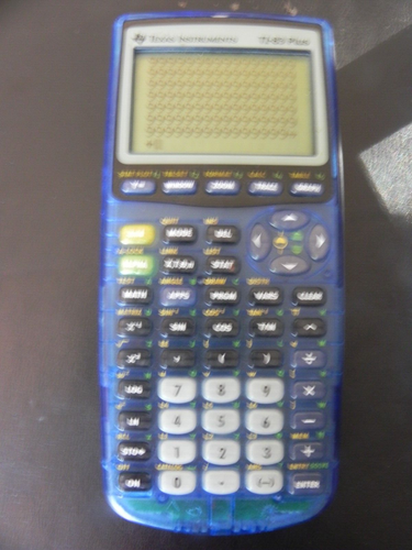 Calculatrice TI 83 Plus Stats machine à calculer Texas instrument ...