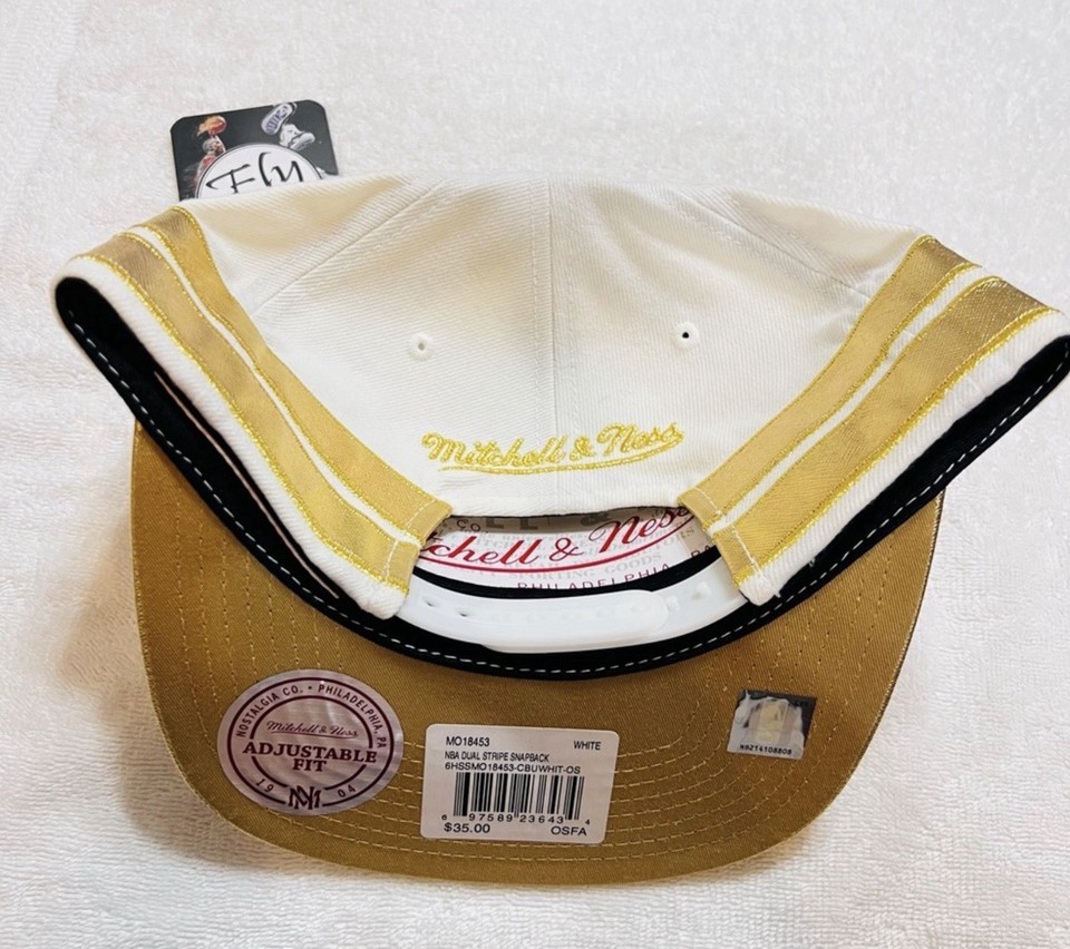 Exclusive Mitchell & Ness Chicago Bulls White & Gold Snapback Hat Gold ...