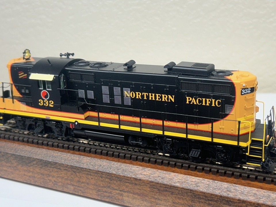 NORTHERN PACIFIC GP9 LOCO- DCC/TSUNAMI SOUND HO Scale -"GENESIS" NEW ...