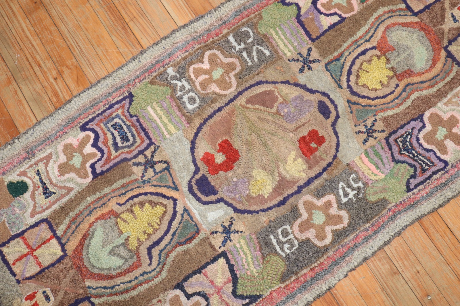 Antique American Hook Hooked Rug Dated 1945 Size 2'7''x5'6'' | eBay