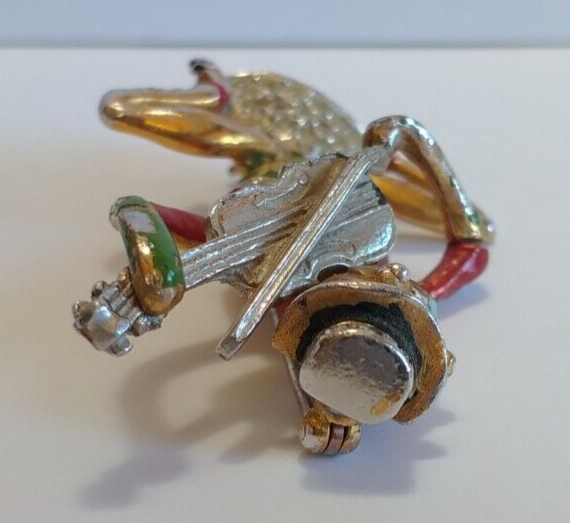 VINTAGE 1940S ENAMEL RHINESTONE CRICKET PLAYING FIDDLE ON MUSHROOM PIN ...