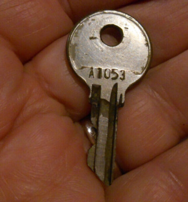 Vintage Old Original Briggs & Stratton Basco Locking Gas Fuel Cap Key ...