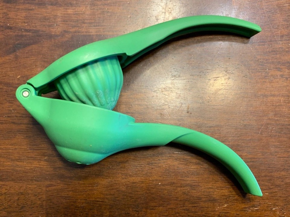 TUPPERWARE Handheld Kitchen JUICER Lemon & Lime PRESS #6654 - FREE ...