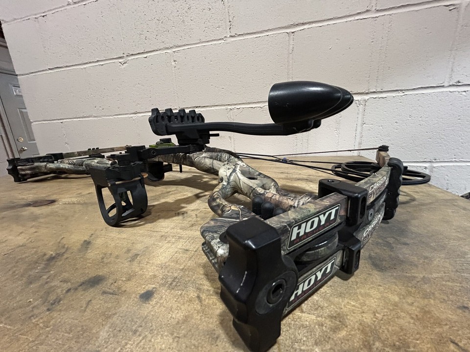 Hoyt Carbon Spyder 30 60-70# 29” DL Bow With Sight, Rest, & Quiver | eBay