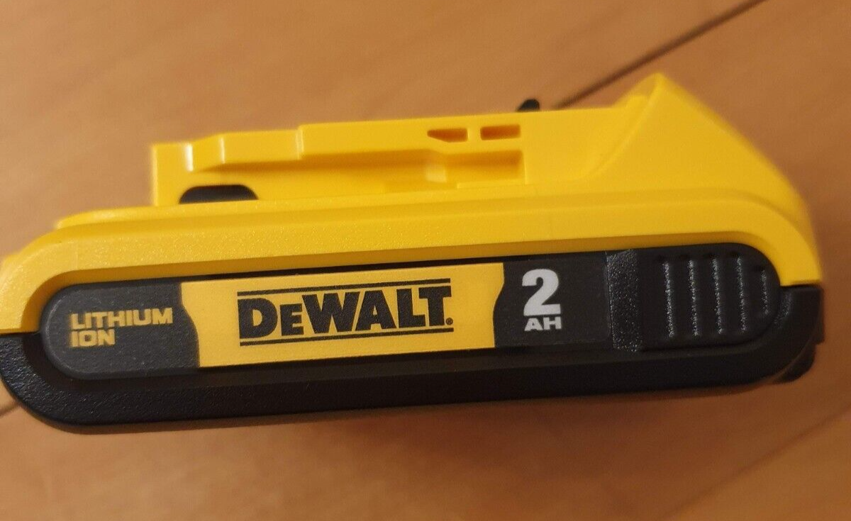 GENUINE Authentic OEM Dewalt DCB203 20V 20-Volt 2.0 AH MAX Battery ...
