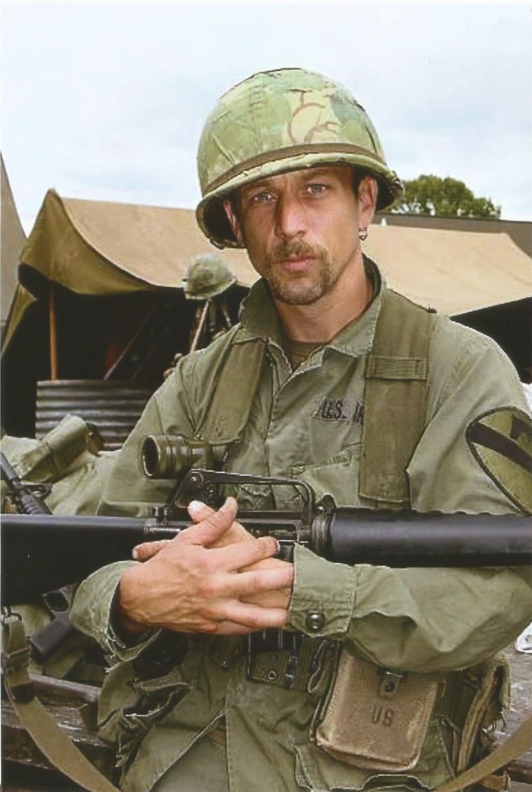 Vietnam War Photos -- US Soldiers + Rifle | eBay