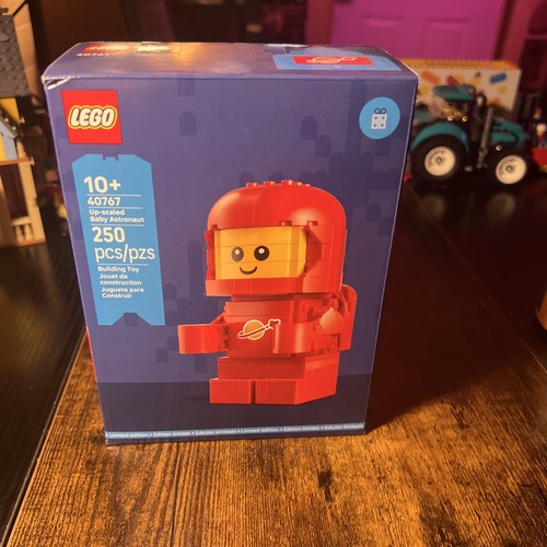 NEW LEGO UP-SCALED BABY ASTRONAUT SET 40767 space baby gwp promo big ...