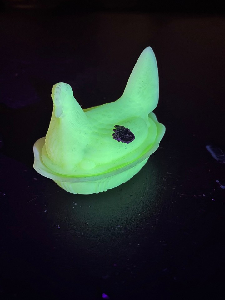 Fenton custard satin glass Hen on Nest pale green uranium divide tail ...