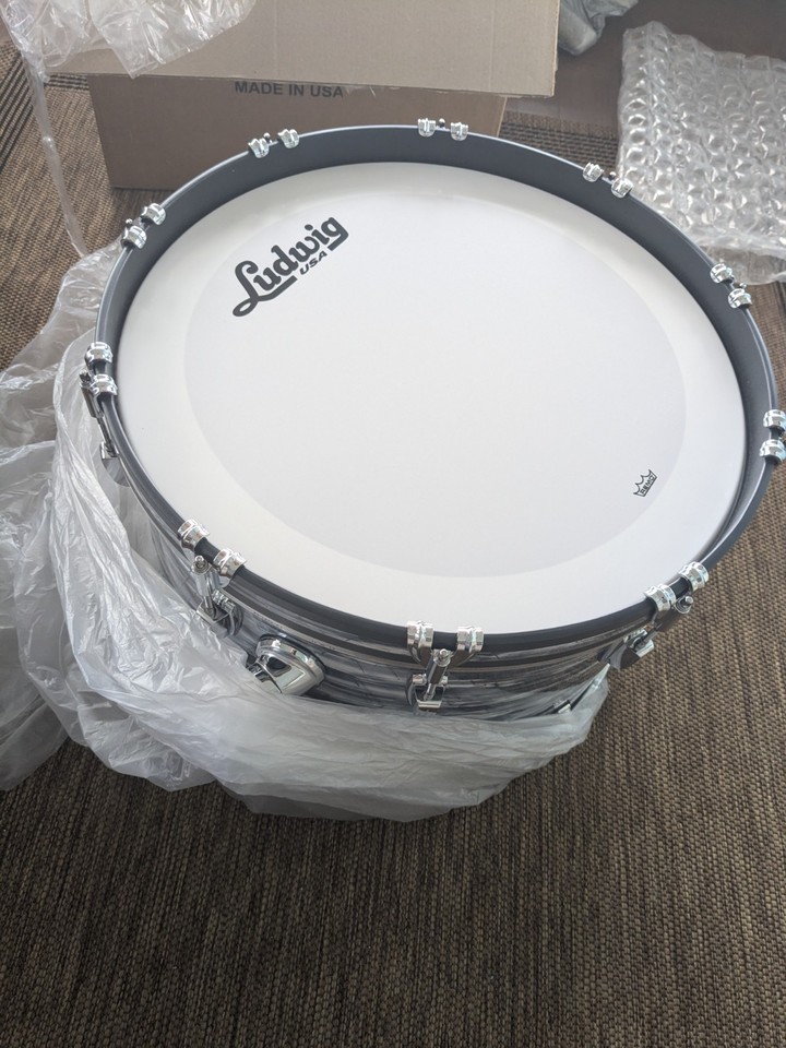 New Ludwig Classic Maple 22 Inch Bass Drum Sky Blue Pearl W/Tom Mount ...