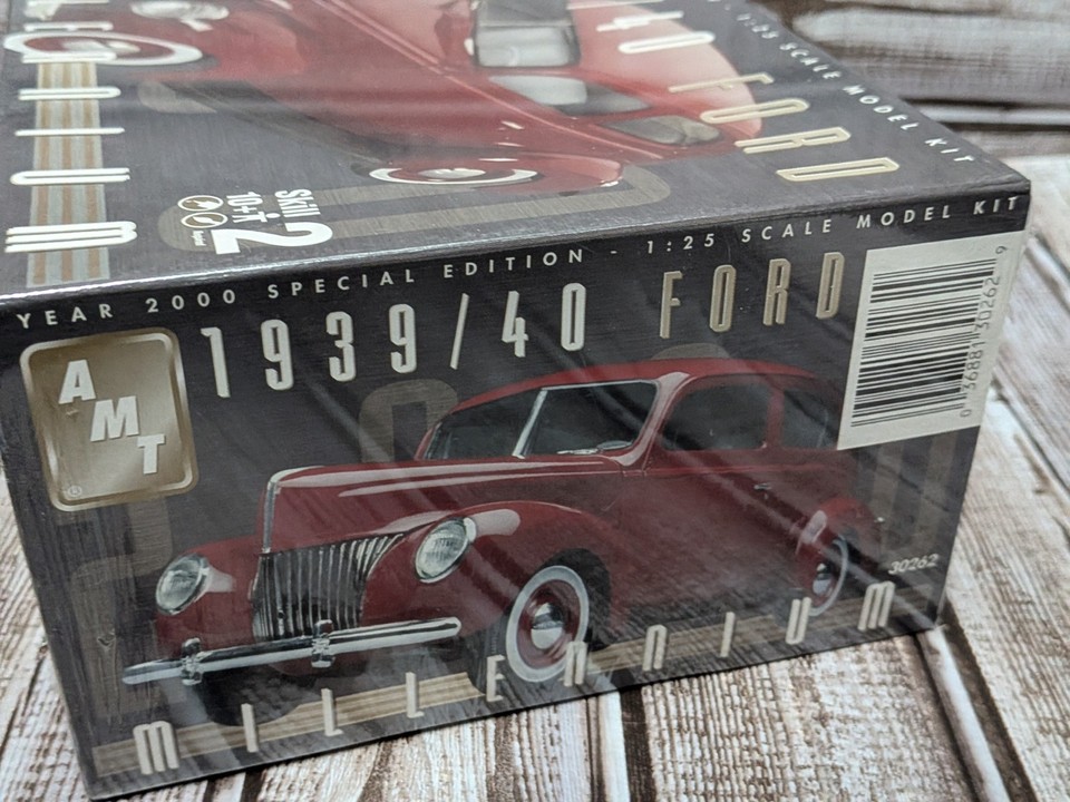 AMT 1939/40 Ford Car Plastic Model Kit Special Edition | eBay