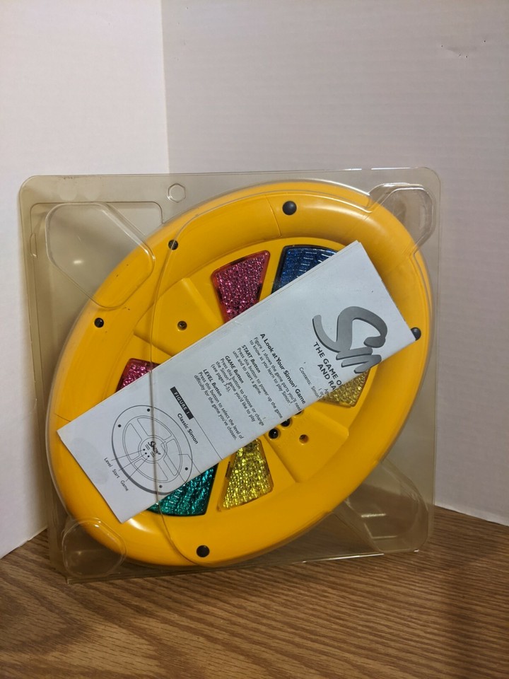 Simon 2 Sided Electronic Game Milton Bradley In original plastic clam ...